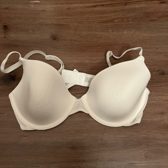 Calvin Klein | Intimates & Sleepwear | Calvin Klein Bra White Size34b ...